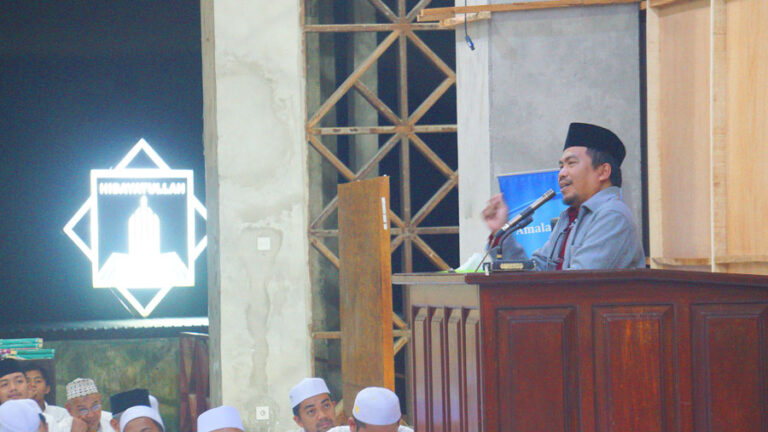 Peneliti INSISTS Dr Syamsuddin Arif Sambangi Hidayatullah Balikpapan